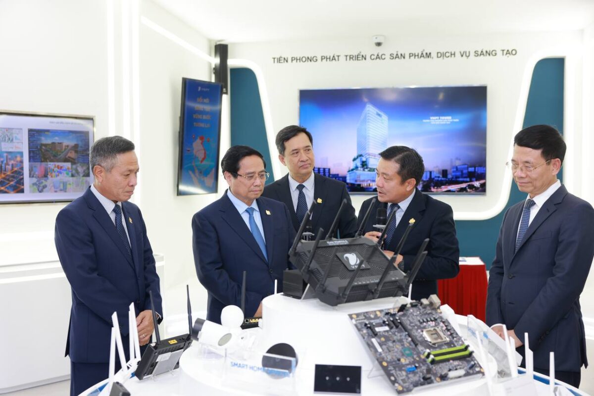 VNPT ĐÓN NHẬN DANH HIỆU ANH HÙNG LAO ĐỘNG: DẤU ẤN ĐỔI MỚI – TIÊN PHONG - SÁNG TẠO - VNPT Đà Nẵng